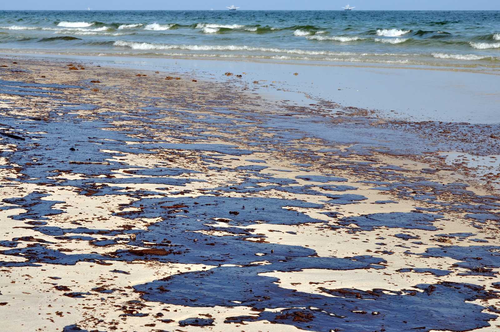 10 Worst Oil Spills In World History Cleaner Seas 10 Worst Oil Spills In World History Cleaner Seas